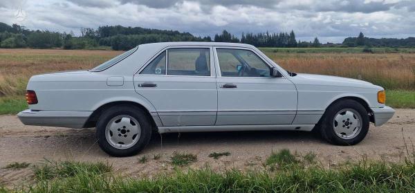White Mercedes-Benz S 350 1991 in Klaipeda, with an engine capacity of 3.50 L and mileage of 252 thousand km for 6200 €, photo 5 on AUTOMOTO.COM.LV
