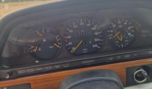 Белый Мерседес С 350 1991 в Клайпеда, объемом двигателя 3.50 л и пробегом 252 тыс. км за 6200 €, фото 12 на AUTOMOTO.COM.LV