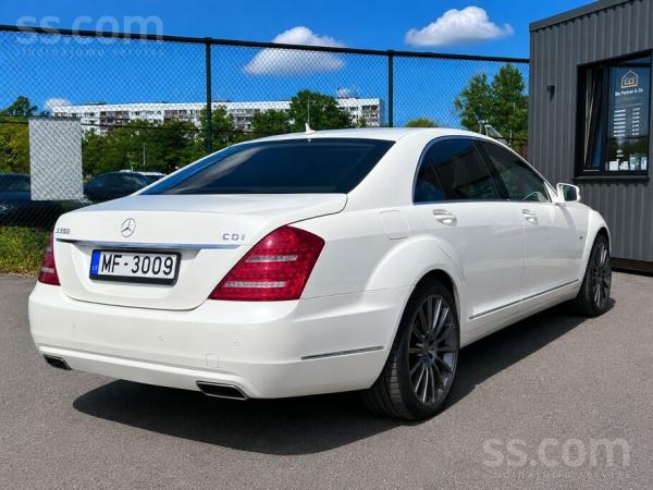 Белый Мерседес С 350 2009 в Рига, объемом двигателя 3.00 л и пробегом 258 тыс. км за 10990 €, фото 6 на AUTOMOTO.COM.LV