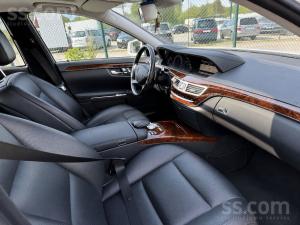 Balts Mercedes-Benz S 350 2009 Rīga, ar dzinēja tilpumu 3.00 L un nobraukumu 258 tūkst. km par 10990 €, foto 16 vietnē AUTOMOTO.COM.LV