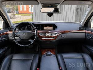 Balts Mercedes-Benz S 350 2009 Rīga, ar dzinēja tilpumu 3.00 L un nobraukumu 258 tūkst. km par 10990 €, foto 17 vietnē AUTOMOTO.COM.LV