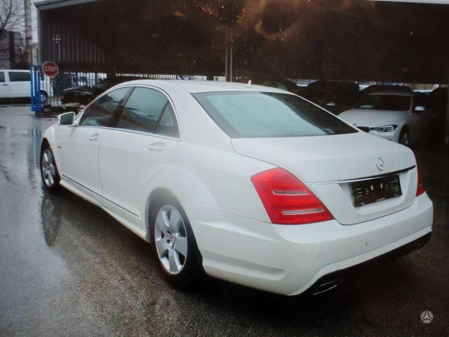 Balts Mercedes-Benz S 350 2011 Marijampole, ar dzinēja tilpumu 3.00 L un nobraukumu 350 tūkst. km par 6750 €, foto 2 vietnē AUTOMOTO.COM.LV