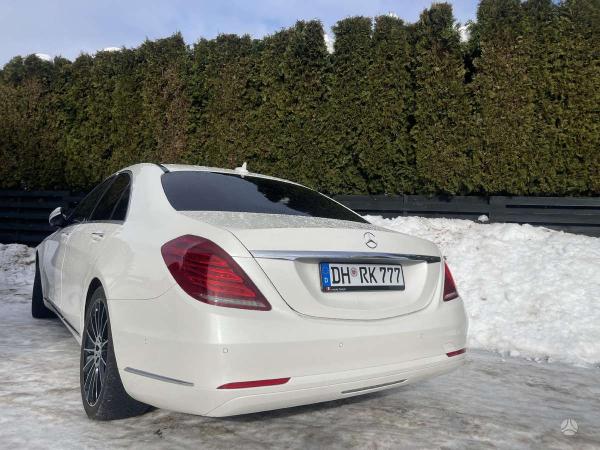 White Mercedes-Benz S 350 2015 in Taurage, with an engine capacity of 2.99 L and mileage of 161 thousand km for 27500 €, photo 3 on AUTOMOTO.COM.LV
