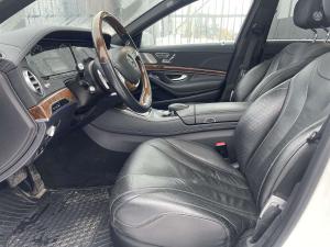 Balts Mercedes-Benz S 350 2015 Tauragė, ar dzinēja tilpumu 2.99 L un nobraukumu 161 tūkst. km par 27500 €, foto 23 vietnē AUTOMOTO.COM.LV