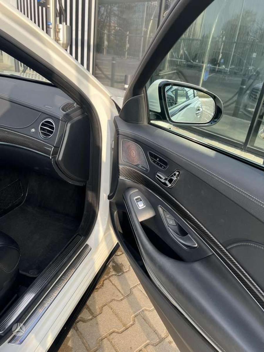White Mercedes-Benz S 350 2015 in Vilnius, with an engine capacity of 0.00 L and mileage of 300 thousand km for 27000 €, photo 5 on AUTOMOTO.COM.LV