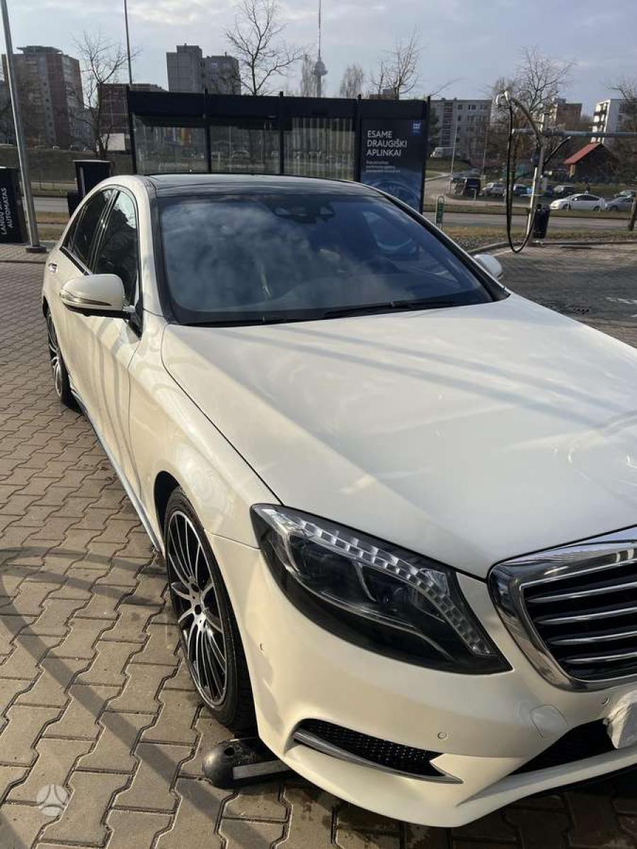 White Mercedes-Benz S 350 2015 in Vilnius, with an engine capacity of 0.00 L and mileage of 300 thousand km for 27000 €, photo 8 on AUTOMOTO.COM.LV