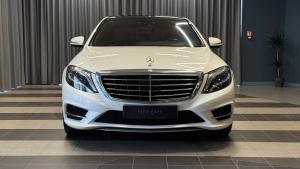 White Mercedes-Benz S 350 2015 in Riga, with an engine capacity of 3.00 L and mileage of 109 thousand km for 29900 €, photo 3 on AUTOMOTO.COM.LV