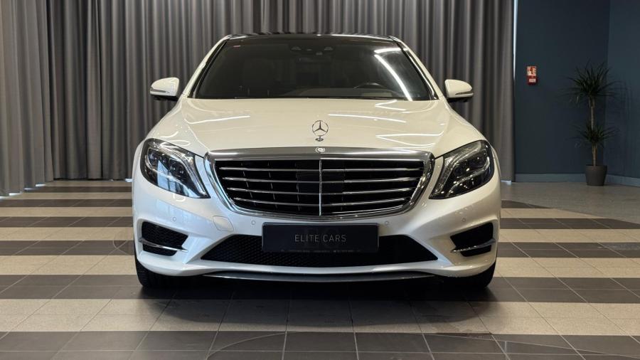 White Mercedes-Benz S 350 2015 in Riga, with an engine capacity of 3.00 L and mileage of 109 thousand km for 29900 €, photo 3 on AUTOMOTO.COM.LV