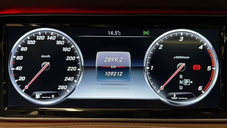 White Mercedes-Benz S 350 2015 in Riga, with an engine capacity of 3.00 L and mileage of 109 thousand km for 29900 €, photo 13 on AUTOMOTO.COM.LV