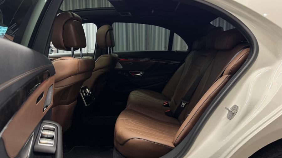 White Mercedes-Benz S 350 2015 in Riga, with an engine capacity of 3.00 L and mileage of 109 thousand km for 29900 €, photo 20 on AUTOMOTO.COM.LV