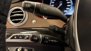 White Mercedes-Benz S 350 2015 in Riga, with an engine capacity of 3.00 L and mileage of 109 thousand km for 29900 €, photo 27 on AUTOMOTO.COM.LV