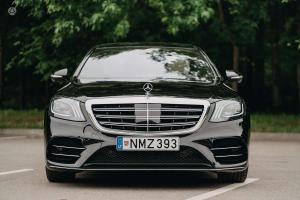 Melns Mercedes-Benz S 400 2019 Kauņa, ar dzinēja tilpumu 2.93 L un nobraukumu 140 tūkst. km par 45500 €, foto  vietnē AUTOMOTO.COM.LV