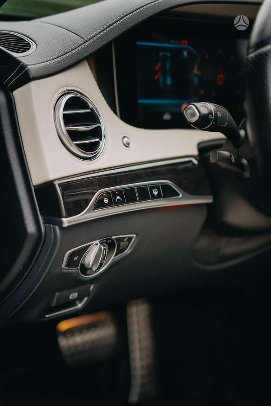 Melns Mercedes-Benz S 400 2019 Kauņa, ar dzinēja tilpumu 2.93 L un nobraukumu 140 tūkst. km par 45500 €, foto 16 vietnē AUTOMOTO.COM.LV