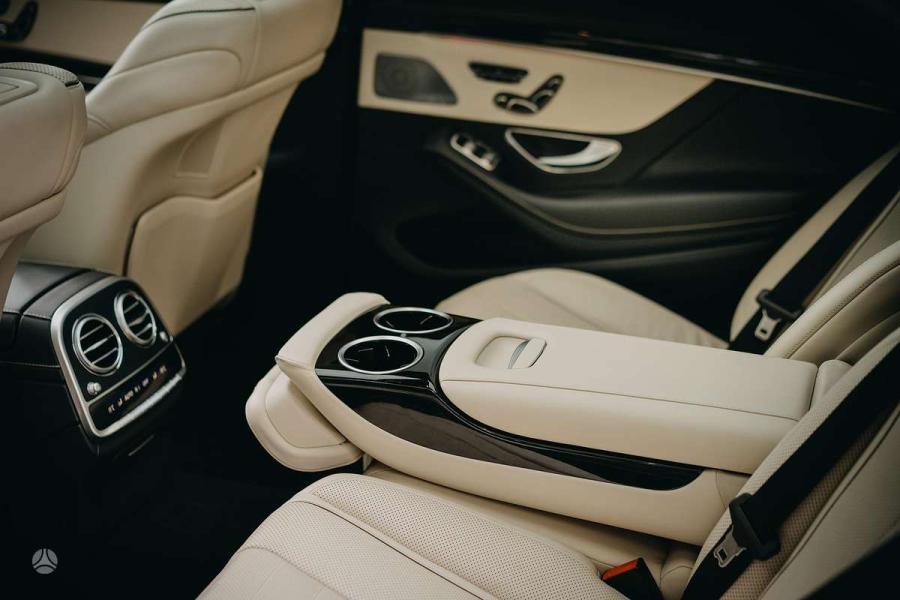 Melns Mercedes-Benz S 400 2019 Kauņa, ar dzinēja tilpumu 2.93 L un nobraukumu 140 tūkst. km par 45500 €, foto 18 vietnē AUTOMOTO.COM.LV
