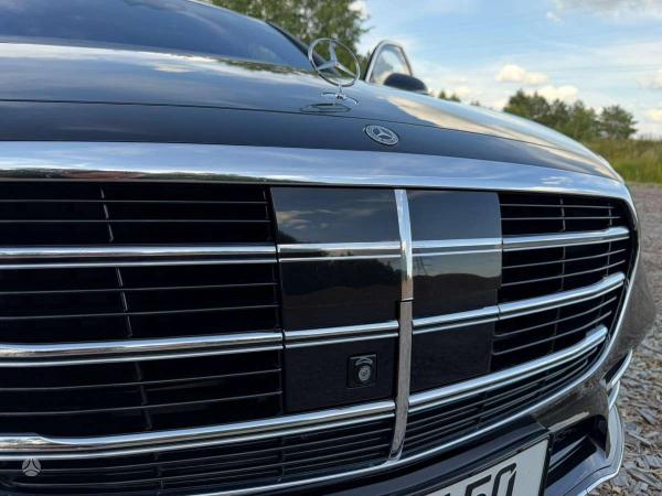 Black Mercedes-Benz S 400 2021 in Taurage, with an engine capacity of 3.00 L and mileage of 210 thousand km for 64000 €, photo 7 on AUTOMOTO.COM.LV