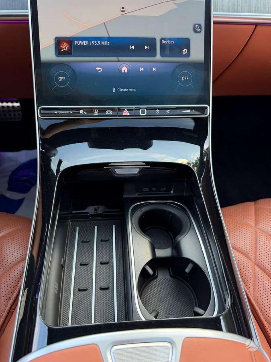 Black Mercedes-Benz S 400 2021 in Taurage, with an engine capacity of 3.00 L and mileage of 210 thousand km for 64000 €, photo 22 on AUTOMOTO.COM.LV
