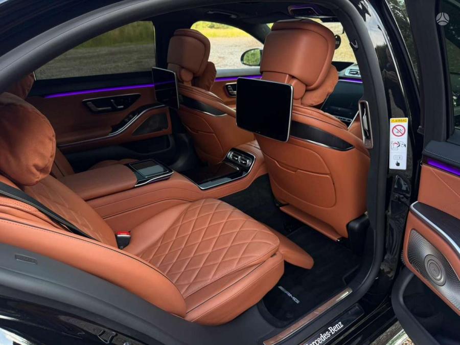 Black Mercedes-Benz S 400 2021 in Taurage, with an engine capacity of 3.00 L and mileage of 210 thousand km for 64000 €, photo 24 on AUTOMOTO.COM.LV