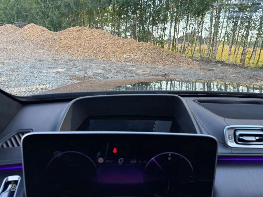 Black Mercedes-Benz S 400 2021 in Taurage, with an engine capacity of 3.00 L and mileage of 210 thousand km for 64000 €, photo 28 on AUTOMOTO.COM.LV