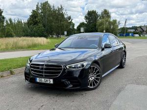 Черный Мерседес С 400 2021 в Таураге, объемом двигателя 3.00 л и пробегом 154 тыс. км за 67900 €, фото 1 на AUTOMOTO.COM.LV
