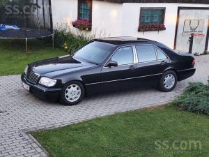 Черный Мерседес С 400 1991 в Елгава, объемом двигателя 4.20 л и пробегом 225 тыс. км за 4500 €, фото 3 на AUTOMOTO.COM.LV