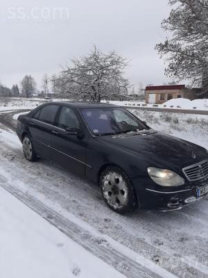 Черный Мерседес С 400 2001 в Рига, объемом двигателя 4.00 л и пробегом 245 тыс. км за 2000 €, фото  на AUTOMOTO.COM.LV