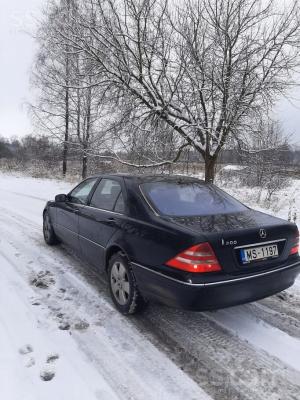 Черный Мерседес С 400 2001 в Рига, объемом двигателя 4.00 л и пробегом 245 тыс. км за 2000 €, фото 3 на AUTOMOTO.COM.LV