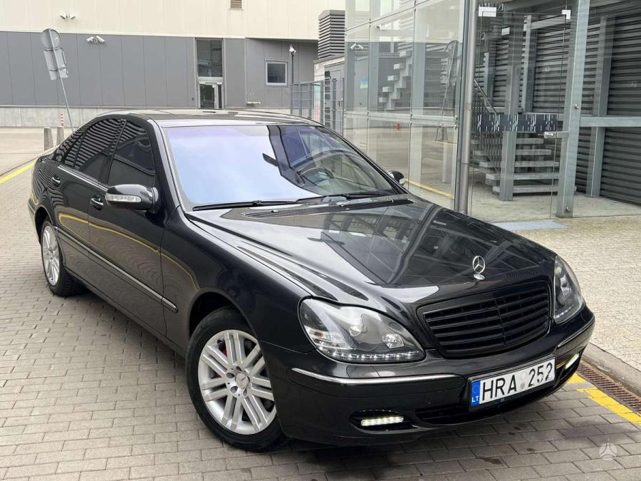 Черный Мерседес С 400 2002 в Вильнюс, объемом двигателя 4.00 л и пробегом 350 тыс. км за 1950 €, фото 15 на AUTOMOTO.COM.LV