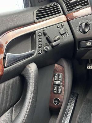 Черный Мерседес С 400 2002 в Вильнюс, объемом двигателя 4.00 л и пробегом 350 тыс. км за 1950 €, фото 31 на AUTOMOTO.COM.LV