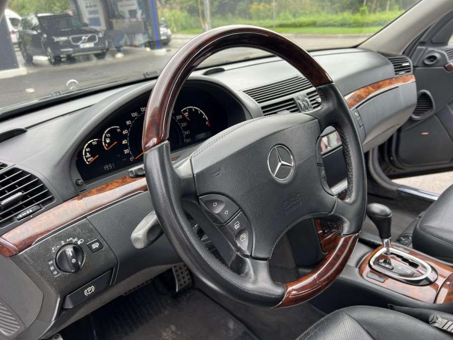 Черный Мерседес С 400 2002 в Вильнюс, объемом двигателя 4.00 л и пробегом 350 тыс. км за 1950 €, фото 32 на AUTOMOTO.COM.LV