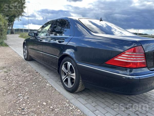 Black Mercedes-Benz S 400 2004 in Jurmala, with an engine capacity of 4.00 L and mileage of 355 thousand km for 6000 €, photo 4 on AUTOMOTO.COM.LV