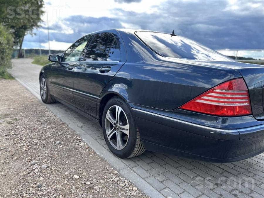 Black Mercedes-Benz S 400 2004 in Jurmala, with an engine capacity of 4.00 L and mileage of 355 thousand km for 6000 €, photo 4 on AUTOMOTO.COM.LV