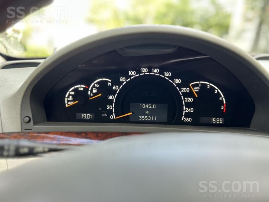 Black Mercedes-Benz S 400 2004 in Jurmala, with an engine capacity of 4.00 L and mileage of 355 thousand km for 6000 €, photo 9 on AUTOMOTO.COM.LV