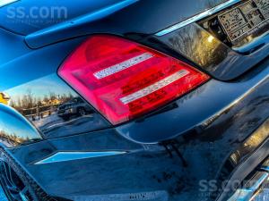 Melns Mercedes-Benz S 400 2009 Jelgava, ar dzinēja tilpumu 3.50 L un nobraukumu 202 tūkst. km par 9996 €, foto 28 vietnē AUTOMOTO.COM.LV