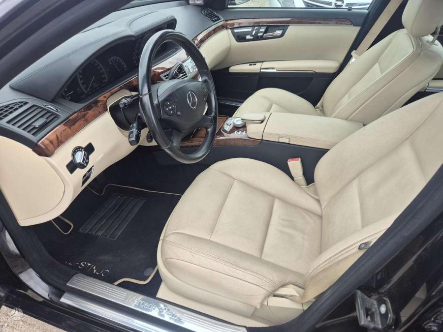 Черный Мерседес С 400 2009 в Утена, объемом двигателя 3.50 л и пробегом 137 тыс. км за 11900 €, фото 15 на AUTOMOTO.COM.LV