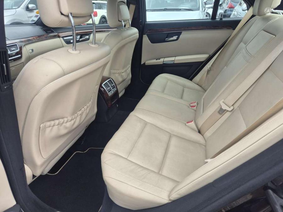 Черный Мерседес С 400 2009 в Утена, объемом двигателя 3.50 л и пробегом 137 тыс. км за 11900 €, фото 16 на AUTOMOTO.COM.LV