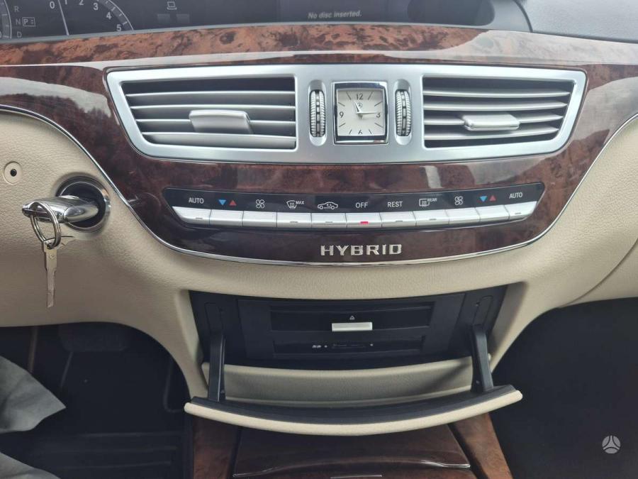 Черный Мерседес С 400 2009 в Утена, объемом двигателя 3.50 л и пробегом 137 тыс. км за 11900 €, фото 18 на AUTOMOTO.COM.LV