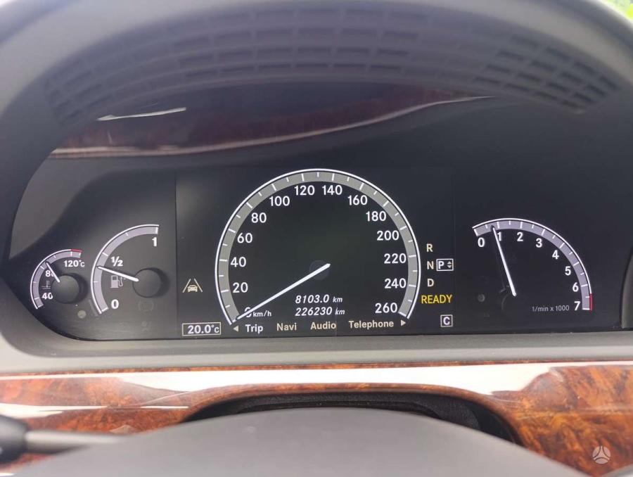 Черный Мерседес С 400 2009 в Каунас, объемом двигателя 3.50 л и пробегом 226 тыс. км за 12000 €, фото 23 на AUTOMOTO.COM.LV