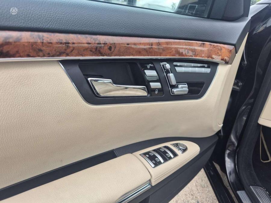 Melns Mercedes-Benz S 400 2009 Utena, ar dzinēja tilpumu 3.50 L un nobraukumu 137 tūkst. km par 10500 €, foto 12 vietnē AUTOMOTO.COM.LV