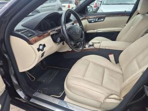 Melns Mercedes-Benz S 400 2009 Utena, ar dzinēja tilpumu 3.50 L un nobraukumu 137 tūkst. km par 10500 €, foto 15 vietnē AUTOMOTO.COM.LV