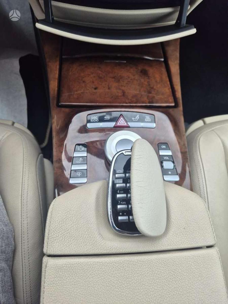Melns Mercedes-Benz S 400 2009 Utena, ar dzinēja tilpumu 3.50 L un nobraukumu 137 tūkst. km par 10500 €, foto 19 vietnē AUTOMOTO.COM.LV