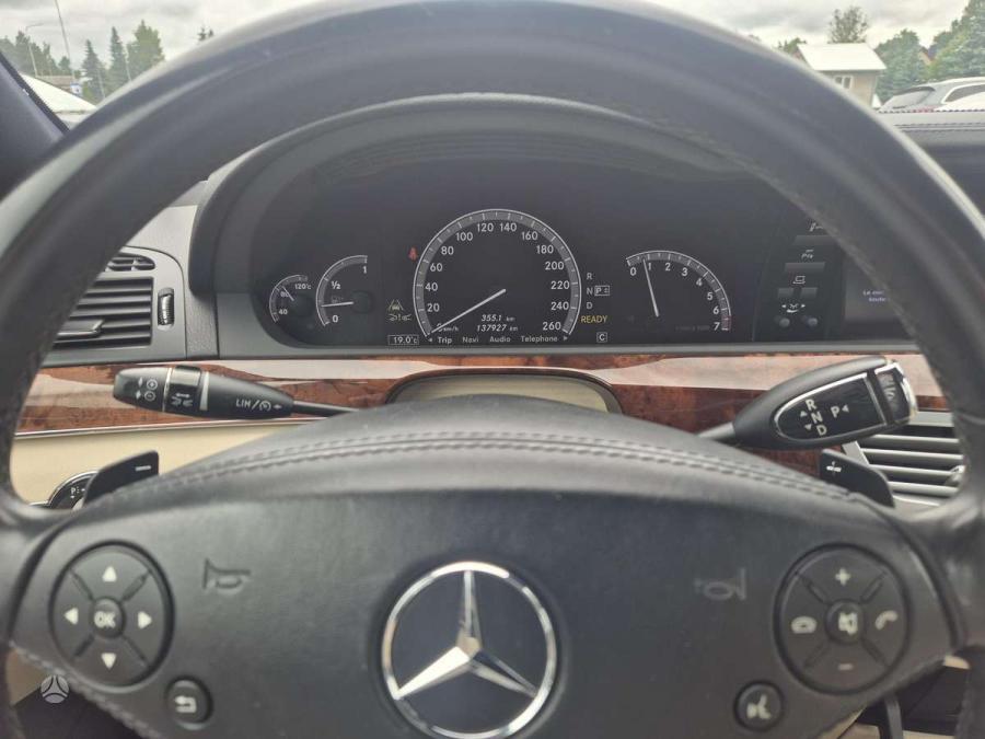 Melns Mercedes-Benz S 400 2009 Utena, ar dzinēja tilpumu 3.50 L un nobraukumu 137 tūkst. km par 10500 €, foto 23 vietnē AUTOMOTO.COM.LV