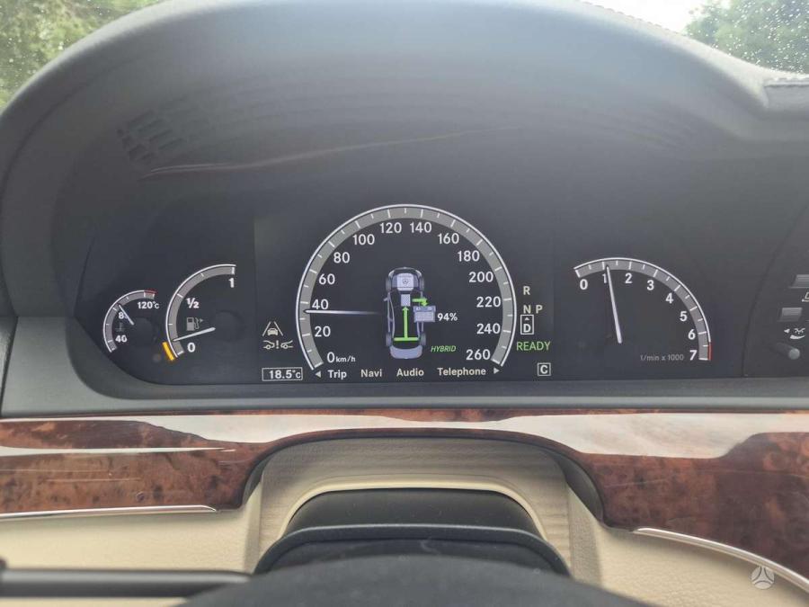 Melns Mercedes-Benz S 400 2009 Utena, ar dzinēja tilpumu 3.50 L un nobraukumu 137 tūkst. km par 10500 €, foto 24 vietnē AUTOMOTO.COM.LV