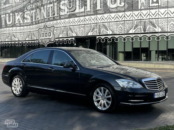 Melns Mercedes-Benz S 400 2012 Kauņa, ar dzinēja tilpumu 3.50 L un nobraukumu 220 tūkst. km par 5555 €, foto 3 vietnē AUTOMOTO.COM.LV