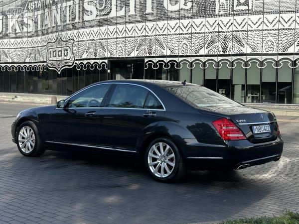 Melns Mercedes-Benz S 400 2012 Kauņa, ar dzinēja tilpumu 3.50 L un nobraukumu 220 tūkst. km par 5555 €, foto 6 vietnē AUTOMOTO.COM.LV