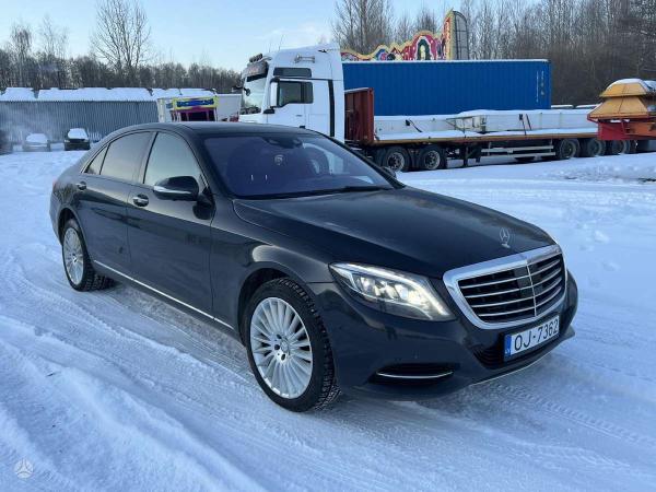 Black Mercedes-Benz S 400 2013 in Riga, with an engine capacity of 3.50 L and mileage of 285 thousand km for 16500 €, photo 2 on AUTOMOTO.COM.LV