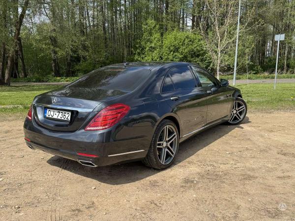 Мерседес С 400 2013 в Рига на AUTOMOTO.COM.LV Черный Мерседес С 400 2013 в Рига, объемом двигателя 3.50 л и пробегом 280 тыс. км за 16500 €, фото 5 на AUTOMOTO.COM.LV