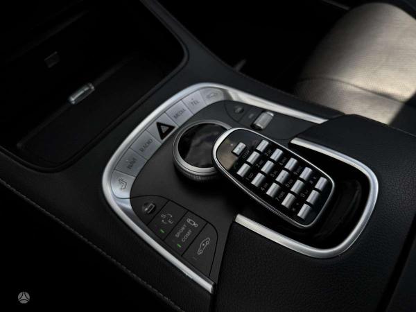 Мерседес С 400 2013 в Рига на AUTOMOTO.COM.LV Черный Мерседес С 400 2013 в Рига, объемом двигателя 3.50 л и пробегом 280 тыс. км за 16500 €, фото 11 на AUTOMOTO.COM.LV