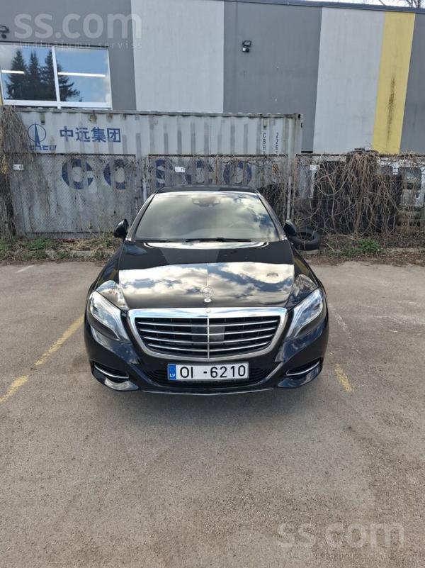 Black Mercedes-Benz S 400 2014 in Riga, with an engine capacity of 3.50 L and mileage of 233 thousand km for 24500 €, photo 2 on AUTOMOTO.COM.LV