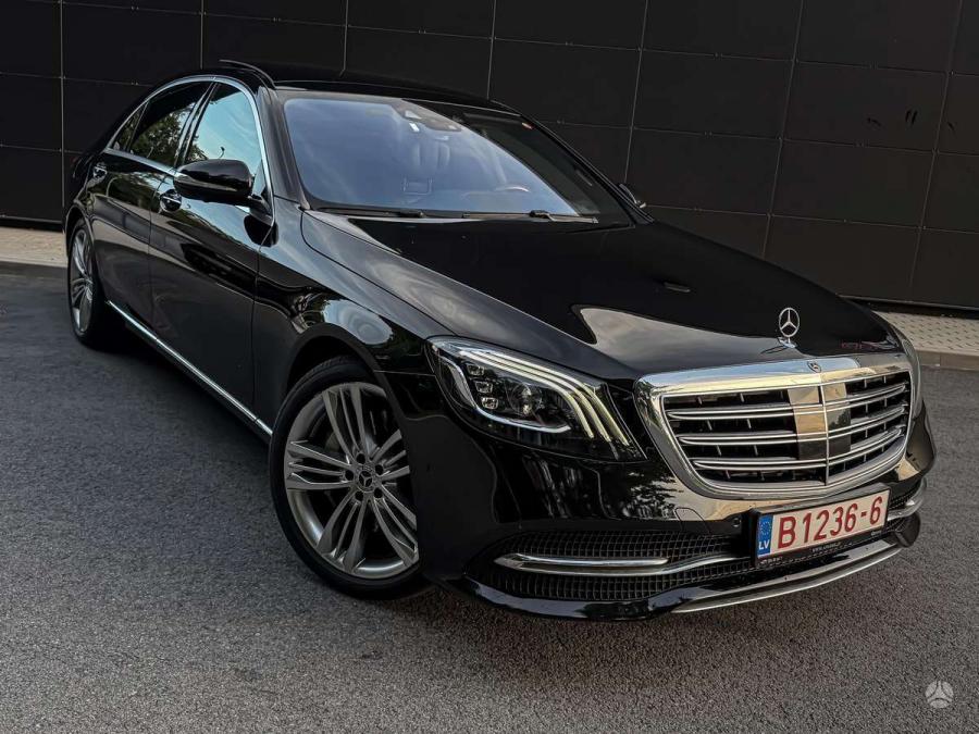 Black Mercedes-Benz S 400 2017 in Siauliai, with an engine capacity of 2.93 L and mileage of 212 thousand km for 41000 €, photo 1 on AUTOMOTO.COM.LV