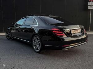 Black Mercedes-Benz S 400 2017 in Siauliai, with an engine capacity of 2.93 L and mileage of 212 thousand km for 41000 €, photo 4 on AUTOMOTO.COM.LV
